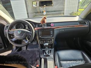 Melns Skoda SuperB 2010 Valga, ar dzinēja tilpumu 2.00 L un nobraukumu 378 tūkst. km par 3500 €, foto 7 vietnē AUTOMOTO.COM.LV
