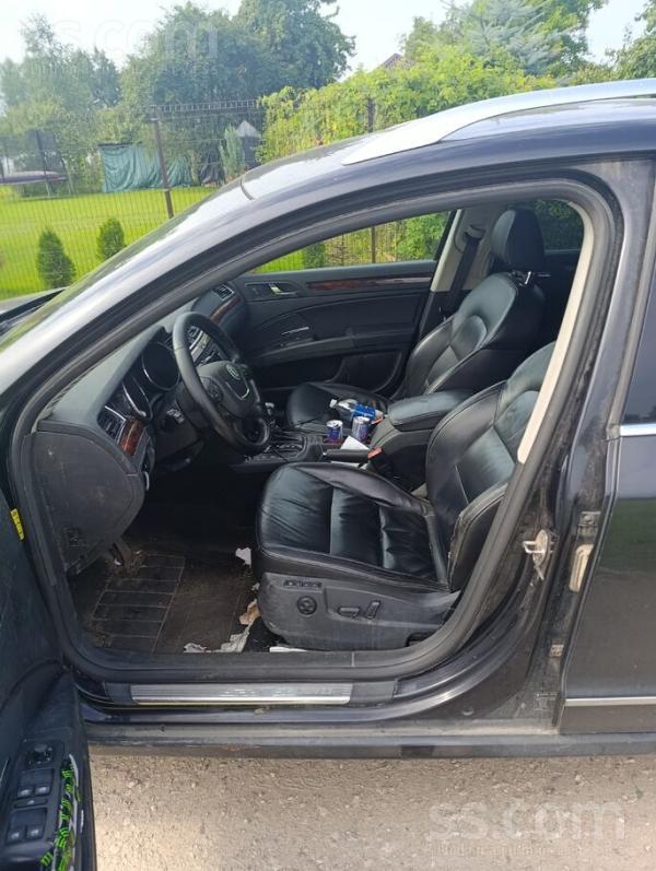 Melns Skoda SuperB 2010 Rīga, ar dzinēja tilpumu 2.00 L un nobraukumu 500 tūkst. km par 1300 €, foto 7 vietnē AUTOMOTO.COM.LV