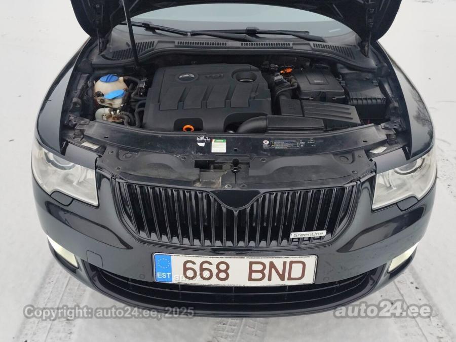 Black Skoda SuperB 2011 in Tartu, with an engine capacity of 1.60 L and mileage of 300 thousand km for 4499 €, photo 19 on AUTOMOTO.COM.LV