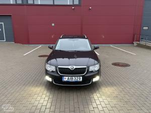 Black Skoda SuperB 2011 in Kaunas, with an engine capacity of 1.60 L and mileage of 400 thousand km for 3950 €, photo 5 on AUTOMOTO.COM.LV