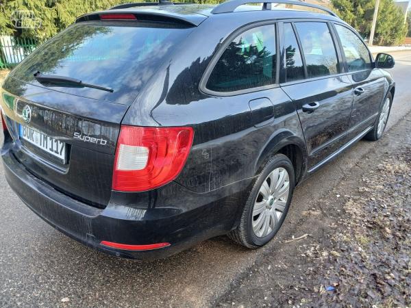 Black Skoda SuperB 2011 in Utena, with an engine capacity of 2.00 L and mileage of 278 thousand km for 5600 €, photo 8 on AUTOMOTO.COM.LV