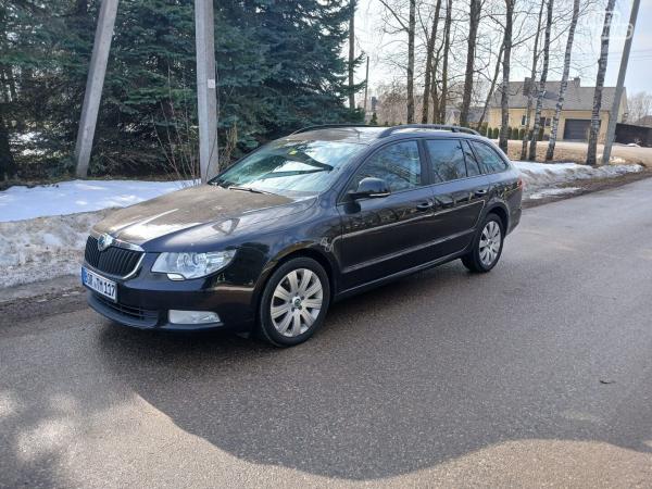 Black Skoda SuperB 2011 in Utena, with an engine capacity of 2.00 L and mileage of 278 thousand km for 5600 €, photo 10 on AUTOMOTO.COM.LV