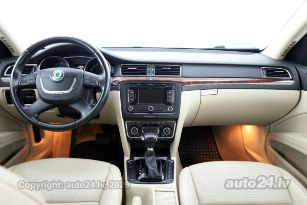 Black Skoda SuperB 2011 in Tallinn, with an engine capacity of 1.80 L and mileage of 215 thousand km for 3199 €, photo 5 on AUTOMOTO.COM.LV
