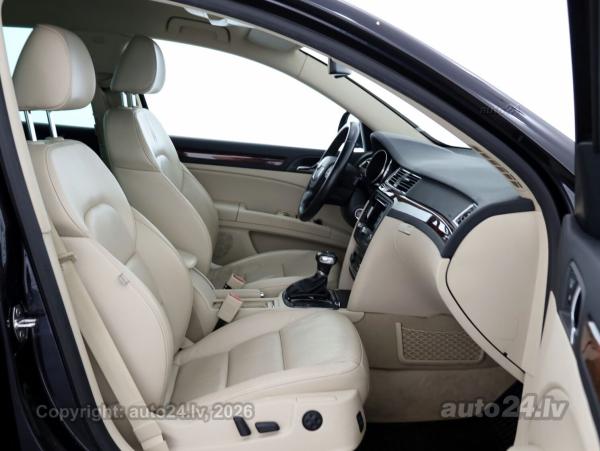 Black Skoda SuperB 2011 in Tallinn, with an engine capacity of 1.80 L and mileage of 215 thousand km for 3199 €, photo 6 on AUTOMOTO.COM.LV