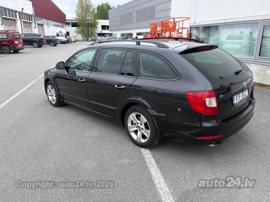 Black Skoda SuperB 2011 in Tallinn, with an engine capacity of 1.80 L and mileage of 267 thousand km for 2900 €, photo 5 on AUTOMOTO.COM.LV