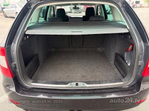 Black Skoda SuperB 2011 in Tallinn, with an engine capacity of 1.80 L and mileage of 267 thousand km for 2900 €, photo 13 on AUTOMOTO.COM.LV