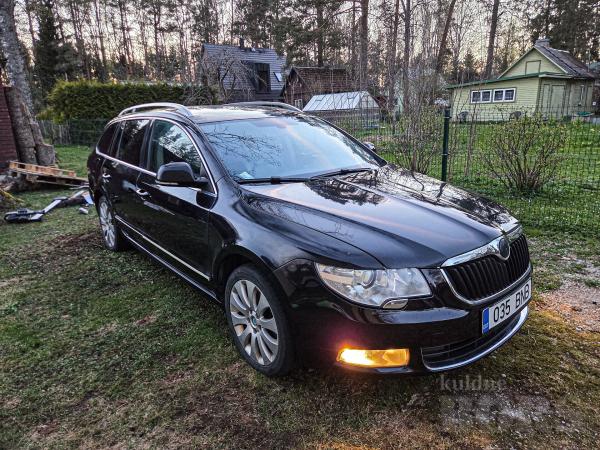 Melns Skoda SuperB 2011 Tallina, ar dzinēja tilpumu 0.00 L un nobraukumu 304 tūkst. km par 5800 €, foto 3 vietnē AUTOMOTO.COM.LV