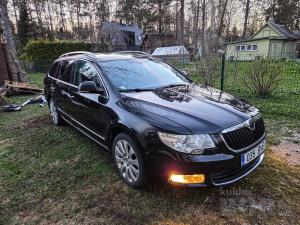 Melns Skoda SuperB 2011 Tallina, ar dzinēja tilpumu 0.00 L un nobraukumu 304 tūkst. km par 5800 €, foto 4 vietnē AUTOMOTO.COM.LV