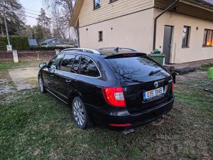 Melns Skoda SuperB 2011 Tallina, ar dzinēja tilpumu 0.00 L un nobraukumu 304 tūkst. km par 5800 €, foto 5 vietnē AUTOMOTO.COM.LV