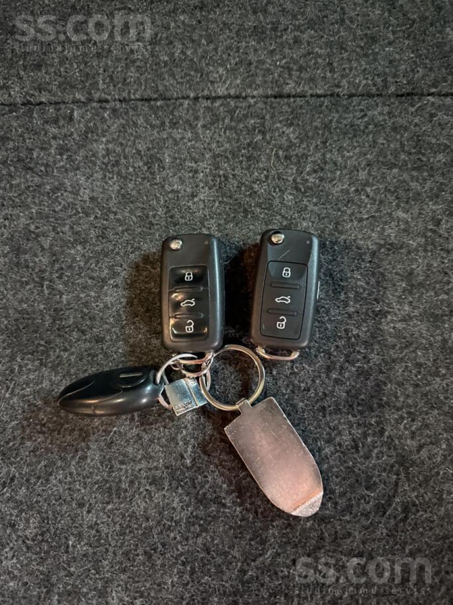 Melns Skoda SuperB 2011 Rīga, ar dzinēja tilpumu 2.00 L un nobraukumu 379 tūkst. km par 4200 €, foto 12 vietnē AUTOMOTO.COM.LV