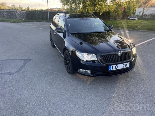 Black Skoda SuperB 2011 in Riga, with an engine capacity of 2.00 L and mileage of 389 thousand km for 3900 €, photo 8 on AUTOMOTO.COM.LV
