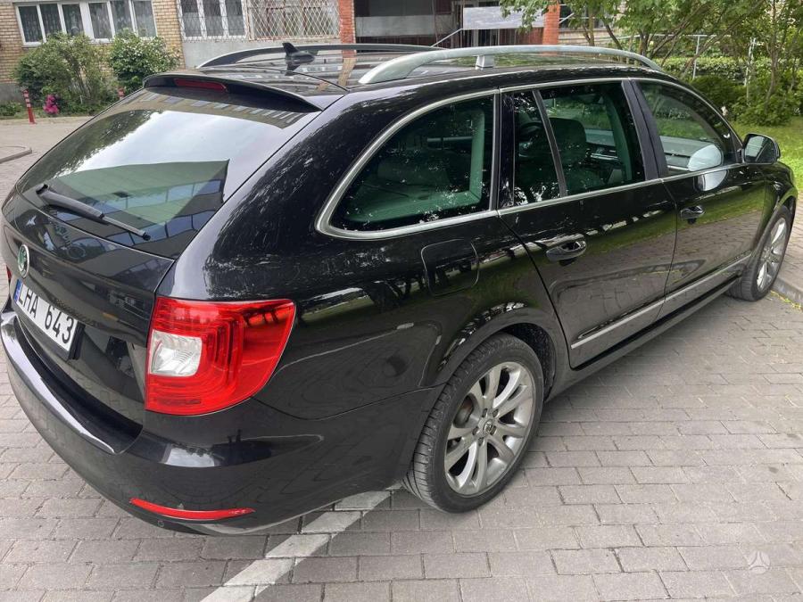 Black Skoda SuperB 2011 in Kaunas, with an engine capacity of 1.97 L and mileage of 370 thousand km for 5900 €, photo 5 on AUTOMOTO.COM.LV