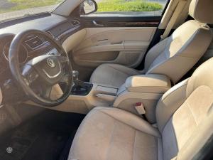 Black Skoda SuperB 2011 in Kaunas, with an engine capacity of 1.97 L and mileage of 370 thousand km for 5900 €, photo 21 on AUTOMOTO.COM.LV