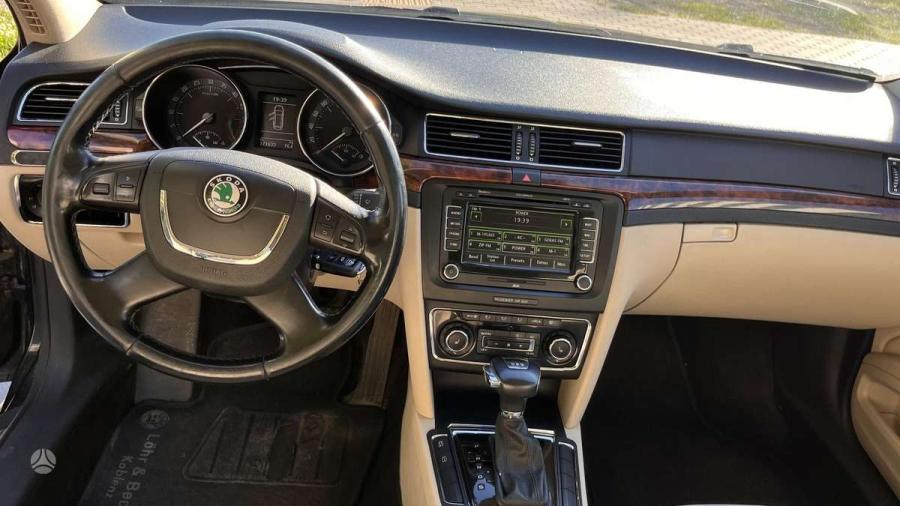 Black Skoda SuperB 2011 in Kaunas, with an engine capacity of 1.97 L and mileage of 370 thousand km for 5900 €, photo 24 on AUTOMOTO.COM.LV
