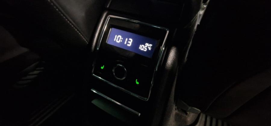 Black Skoda SuperB 2011 in Riga, with an engine capacity of 2.00 L and mileage of 395 thousand km for 4450 €, photo 13 on AUTOMOTO.COM.LV