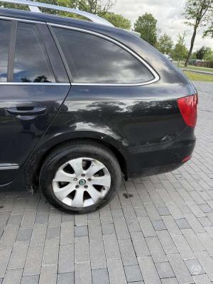Melns Skoda SuperB 2011 Kauņa, ar dzinēja tilpumu 1.97 L un nobraukumu 320 tūkst. km par 1650 €, foto 13 vietnē AUTOMOTO.COM.LV