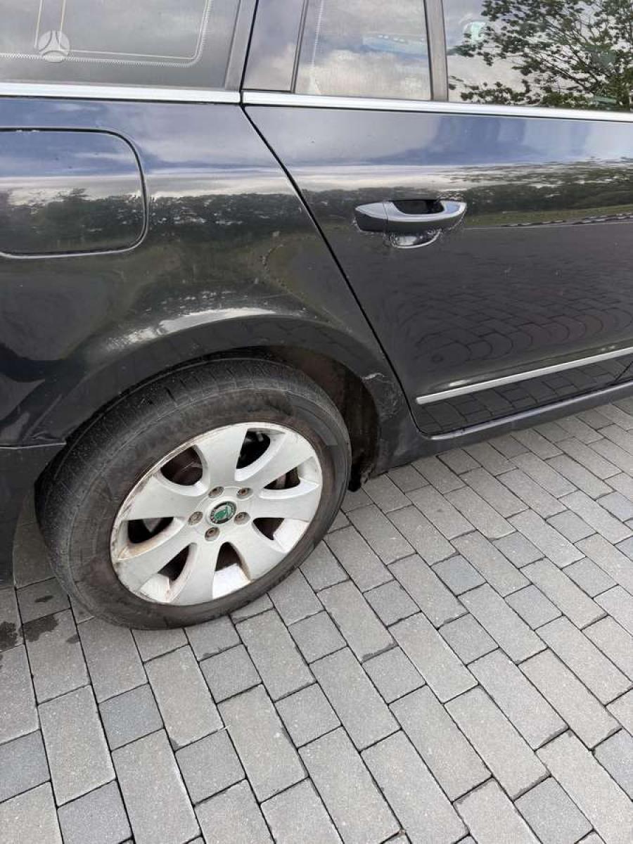Melns Skoda SuperB 2011 Kauņa, ar dzinēja tilpumu 1.97 L un nobraukumu 320 tūkst. km par 1650 €, foto 14 vietnē AUTOMOTO.COM.LV