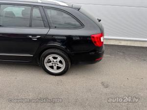 Melns Skoda SuperB 2011 Tallina, ar dzinēja tilpumu 1.80 L un nobraukumu 188 tūkst. km par 4490 €, foto 4 vietnē AUTOMOTO.COM.LV