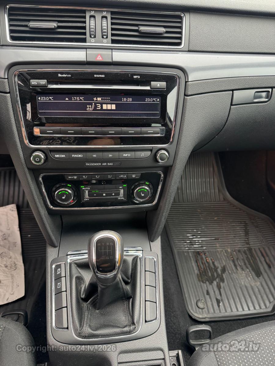 Melns Skoda SuperB 2011 Tallina, ar dzinēja tilpumu 1.80 L un nobraukumu 188 tūkst. km par 4490 €, foto 15 vietnē AUTOMOTO.COM.LV