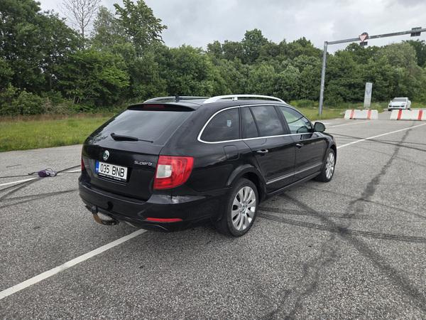 Melns Skoda SuperB 2011 Tallina, ar dzinēja tilpumu 2.00 L un nobraukumu 306 tūkst. km par 5800 €, foto 3 vietnē AUTOMOTO.COM.LV