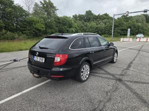 Melns Skoda SuperB 2011 Tallina, ar dzinēja tilpumu 2.00 L un nobraukumu 306 tūkst. km par 5800 €, foto 4 vietnē AUTOMOTO.COM.LV