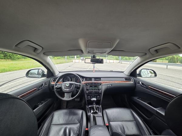 Melns Skoda SuperB 2011 Tallina, ar dzinēja tilpumu 2.00 L un nobraukumu 306 tūkst. km par 5800 €, foto 6 vietnē AUTOMOTO.COM.LV