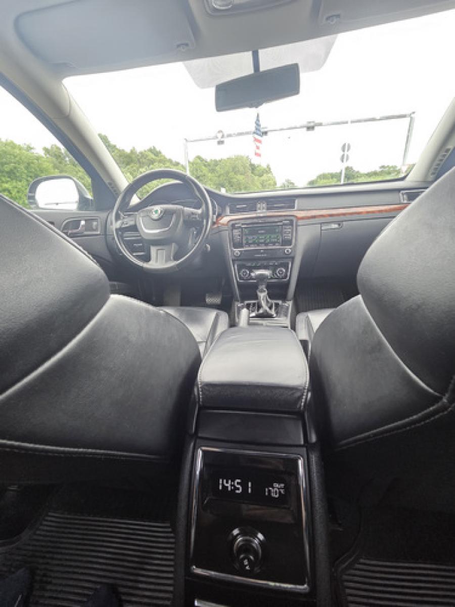 Melns Skoda SuperB 2011 Tallina, ar dzinēja tilpumu 2.00 L un nobraukumu 306 tūkst. km par 5800 €, foto 8 vietnē AUTOMOTO.COM.LV
