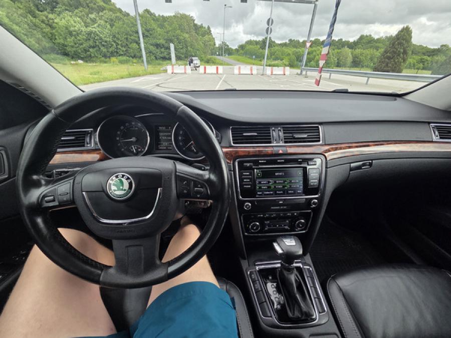 Melns Skoda SuperB 2011 Tallina, ar dzinēja tilpumu 2.00 L un nobraukumu 306 tūkst. km par 5800 €, foto 10 vietnē AUTOMOTO.COM.LV
