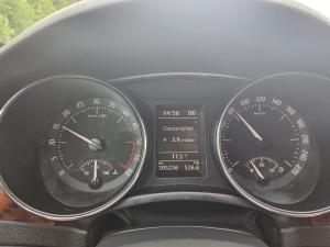 Melns Skoda SuperB 2011 Tallina, ar dzinēja tilpumu 2.00 L un nobraukumu 306 tūkst. km par 5800 €, foto 25 vietnē AUTOMOTO.COM.LV