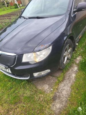 Black Skoda SuperB 2011 in Panevezys, with an engine capacity of 2.00 L and mileage of 28 thousand km for 1850 €, photo 2 on AUTOMOTO.COM.LV