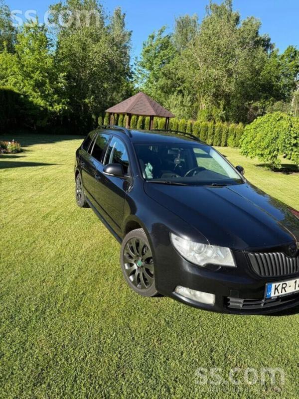 Melns Skoda SuperB 2011 Rīga, ar dzinēja tilpumu 2.00 L un nobraukumu 390 tūkst. km par 3300 €, foto 1 vietnē AUTOMOTO.COM.LV