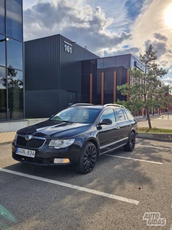 Black Skoda SuperB 2011 in Kaunas, with an engine capacity of 2.00 L and mileage of 336 thousand km for 2500 €, photo 1 on AUTOMOTO.COM.LV