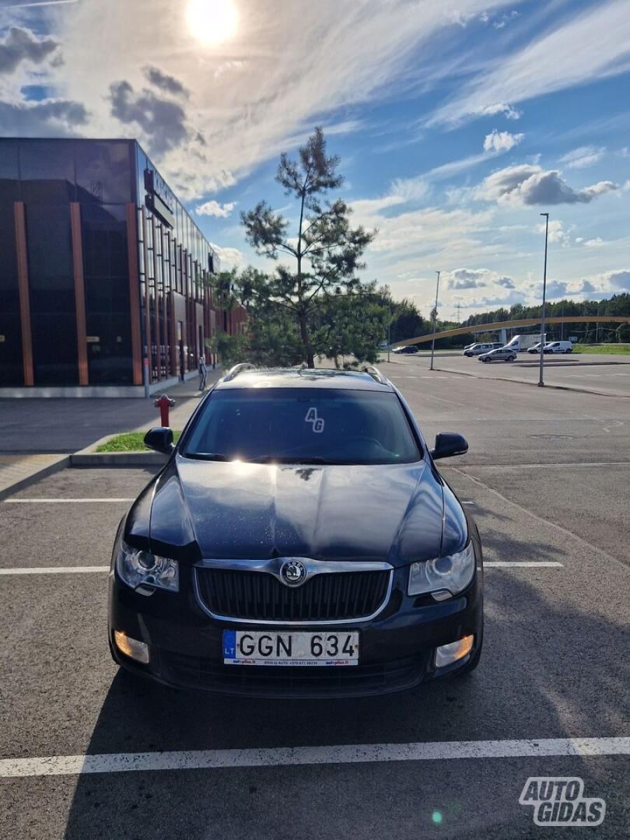 Black Skoda SuperB 2011 in Kaunas, with an engine capacity of 2.00 L and mileage of 336 thousand km for 2500 €, photo 3 on AUTOMOTO.COM.LV