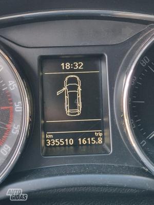 Black Skoda SuperB 2011 in Kaunas, with an engine capacity of 2.00 L and mileage of 336 thousand km for 2500 €, photo 6 on AUTOMOTO.COM.LV