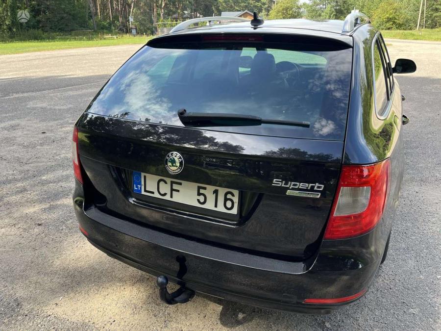 Melns Skoda SuperB 2011 Kauņa, ar dzinēja tilpumu 1.60 L un nobraukumu 345 tūkst. km par 4000 €, foto 8 vietnē AUTOMOTO.COM.LV