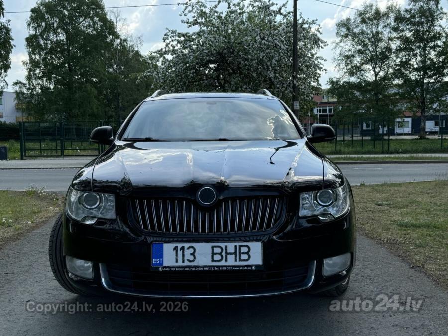 Черный Шкода Суперб 2011 в Таллин, объемом двигателя 3.60 л и пробегом 266 тыс. км за 3600 €, фото 4 на AUTOMOTO.COM.LV