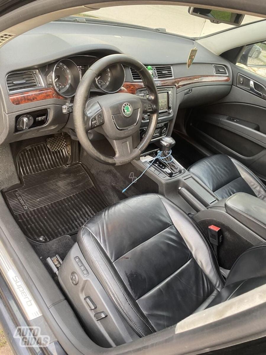 Melns Skoda SuperB 2011 Kauņa, ar dzinēja tilpumu 2.00 L un nobraukumu 360 tūkst. km par 3450 €, foto 6 vietnē AUTOMOTO.COM.LV