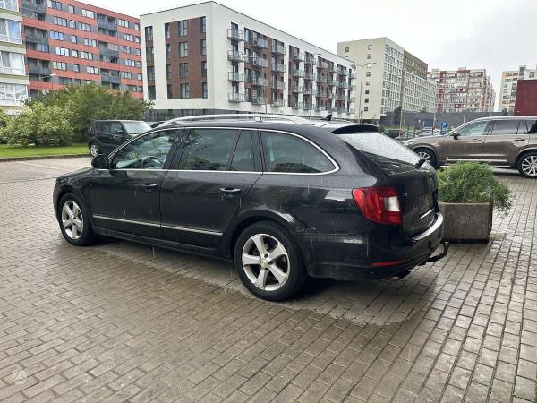 Melns Skoda SuperB 2011 Viļņa, ar dzinēja tilpumu 1.97 L un nobraukumu 390 tūkst. km par 2650 €, foto 7 vietnē AUTOMOTO.COM.LV