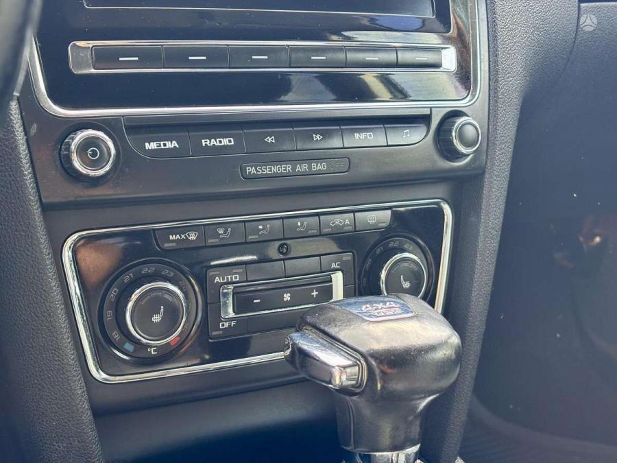 Melns Skoda SuperB 2011 Viļņa, ar dzinēja tilpumu 1.97 L un nobraukumu 370 tūkst. km par 4600 €, foto 15 vietnē AUTOMOTO.COM.LV