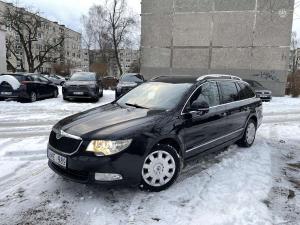 Melns Skoda SuperB 2012 Viļņa, ar dzinēja tilpumu 1.97 L un nobraukumu 180 tūkst. km par 3950 €, foto  vietnē AUTOMOTO.COM.LV