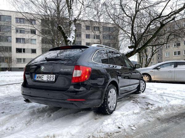 Black Skoda SuperB 2012 in Vilnius, with an engine capacity of 1.97 L and mileage of 180 thousand km for 3950 €, photo 8 on AUTOMOTO.COM.LV
