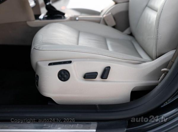 Melns Skoda SuperB 2012 Tallina, ar dzinēja tilpumu 2.00 L un nobraukumu 319 tūkst. km par 5990 €, foto 11 vietnē AUTOMOTO.COM.LV