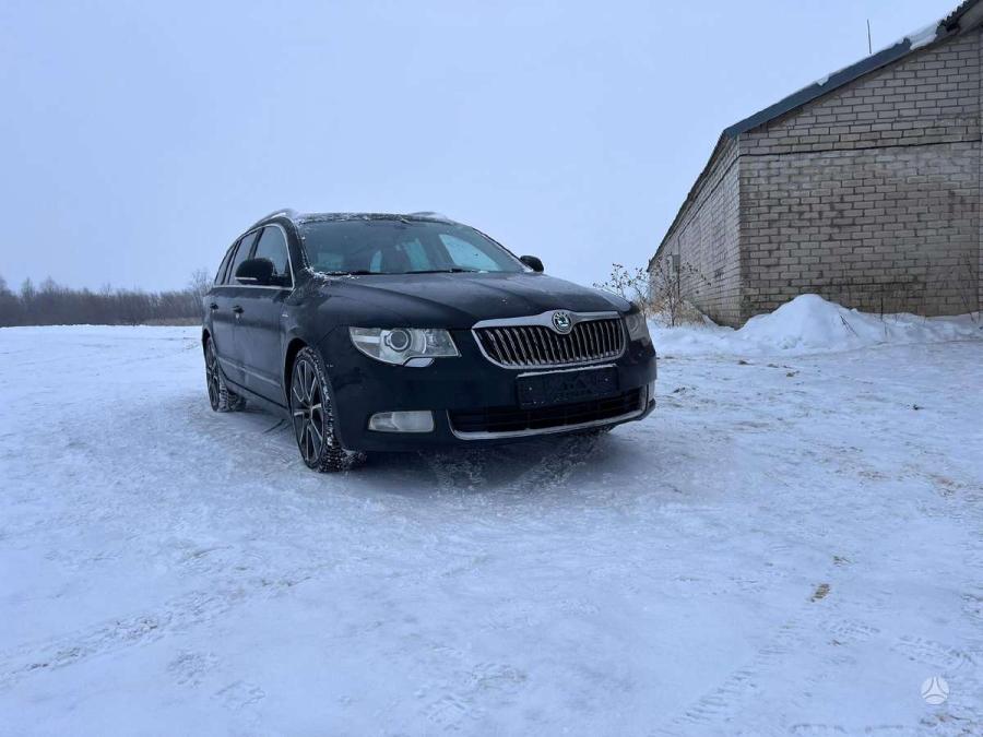 Melns Skoda SuperB 2012 Širvintos, ar dzinēja tilpumu 1.97 L un nobraukumu 388 tūkst. km par 3550 €, foto 2 vietnē AUTOMOTO.COM.LV