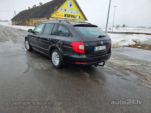 Black Skoda SuperB 2012 in Tallinn, with an engine capacity of 1.40 L and mileage of 123 thousand km for 7300 €, photo 4 on AUTOMOTO.COM.LV