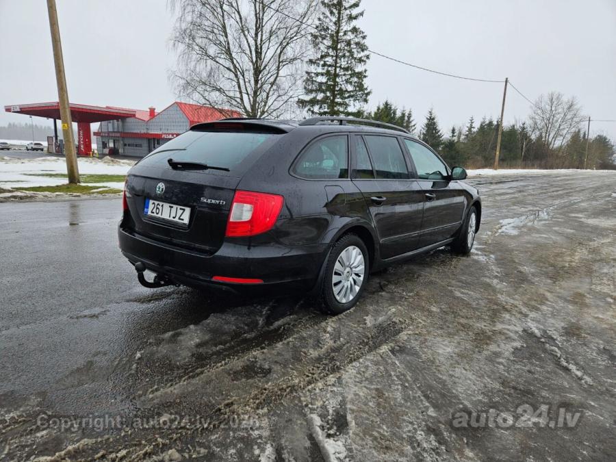 Black Skoda SuperB 2012 in Tallinn, with an engine capacity of 1.40 L and mileage of 123 thousand km for 7300 €, photo 5 on AUTOMOTO.COM.LV