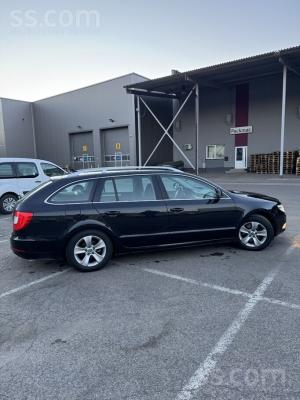Black Skoda SuperB 2012 in Riga, with an engine capacity of 1.60 L and mileage of 241 thousand km for 5700 €, photo 5 on AUTOMOTO.COM.LV