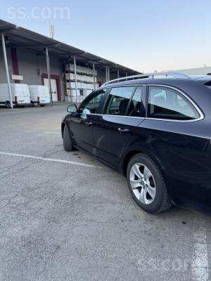 Black Skoda SuperB 2012 in Riga, with an engine capacity of 1.60 L and mileage of 241 thousand km for 5700 €, photo 7 on AUTOMOTO.COM.LV