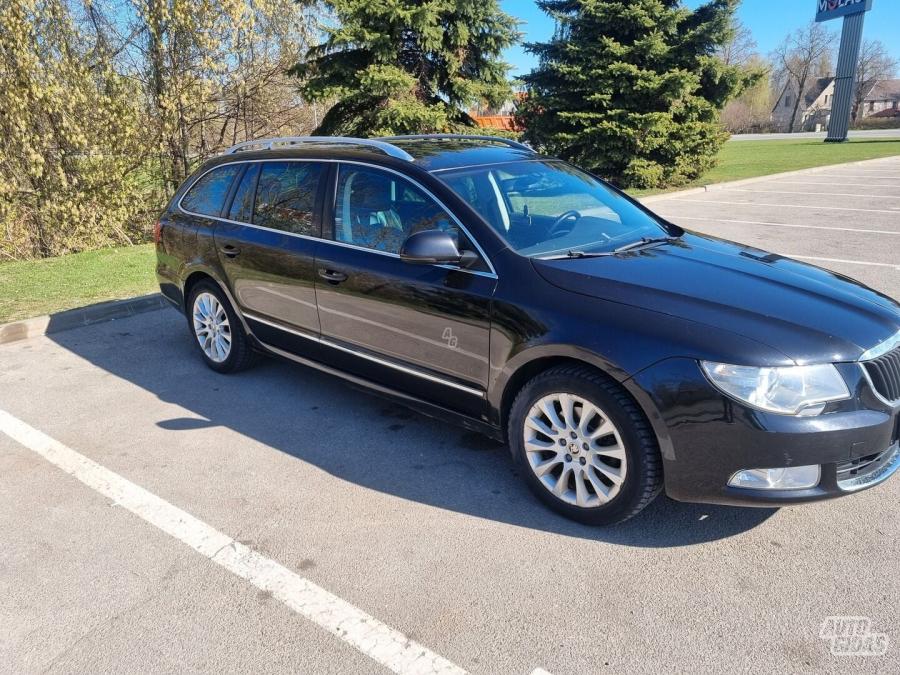 Black Skoda SuperB 2012 in Panevezys, with an engine capacity of 2.00 L and mileage of 400 thousand km for 2800 €, photo 4 on AUTOMOTO.COM.LV