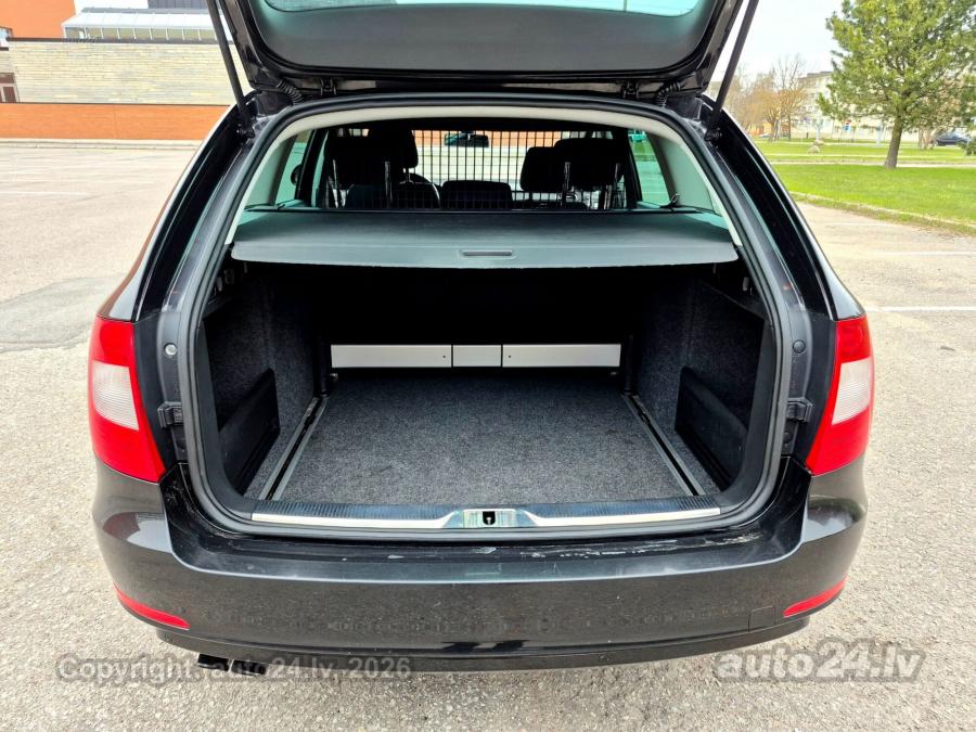 Melns Skoda SuperB 2012 Tallina, ar dzinēja tilpumu 1.80 L un nobraukumu 167 tūkst. km par 5890 €, foto 9 vietnē AUTOMOTO.COM.LV