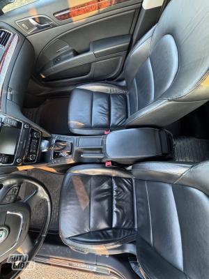 Black Skoda SuperB 2012 in Kaunas, with an engine capacity of 2.00 L and mileage of 250 thousand km for 4990 €, photo 16 on AUTOMOTO.COM.LV